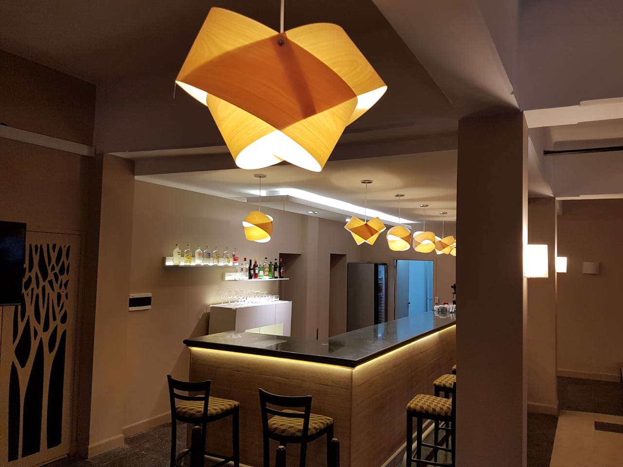 Blume Stativ -Pendant Light-Wood Veneer Lamp Manually by Traum - Wood ...