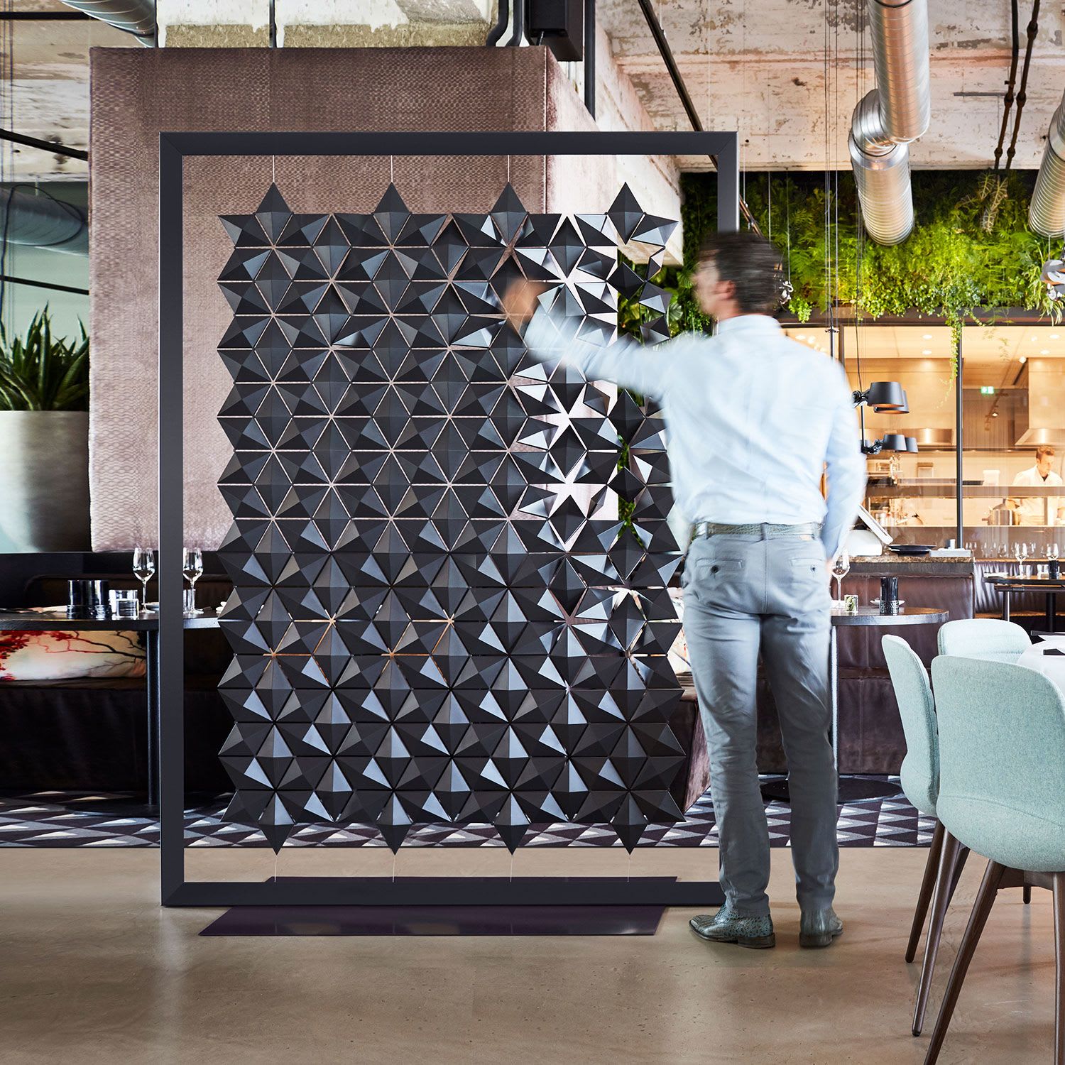 Freestanding room divider Facet 170 x 220cm by Bloomming, Bas van ...