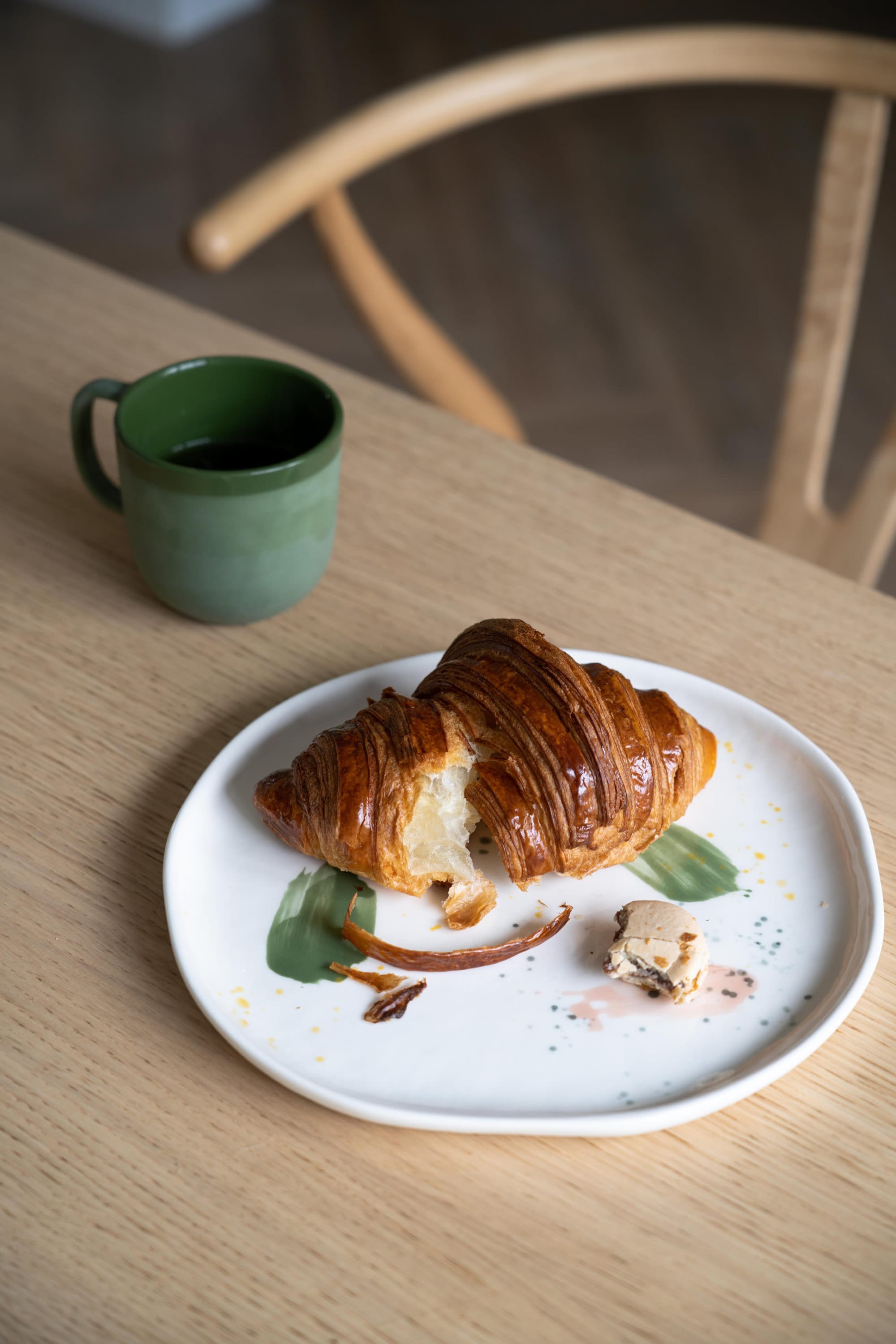 Handmade Porcelain Dinner Plates. Off-white With Strokes by Creating ...