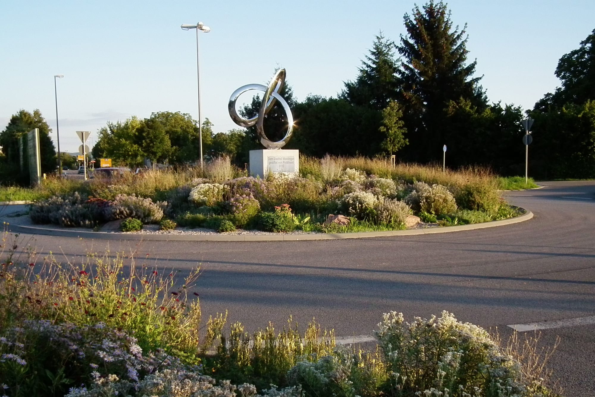 Infinity Curve by Wenqin CHEN at ProMinent GmbH, Heidelberg | Wescover ...