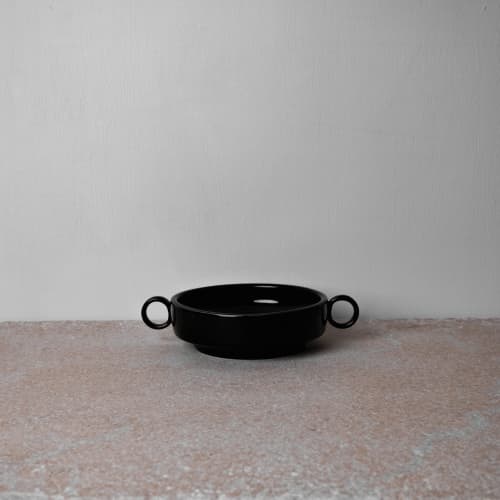 Loops Bowl Nero Small by Dennis Kaiser | Wescover Dinnerware