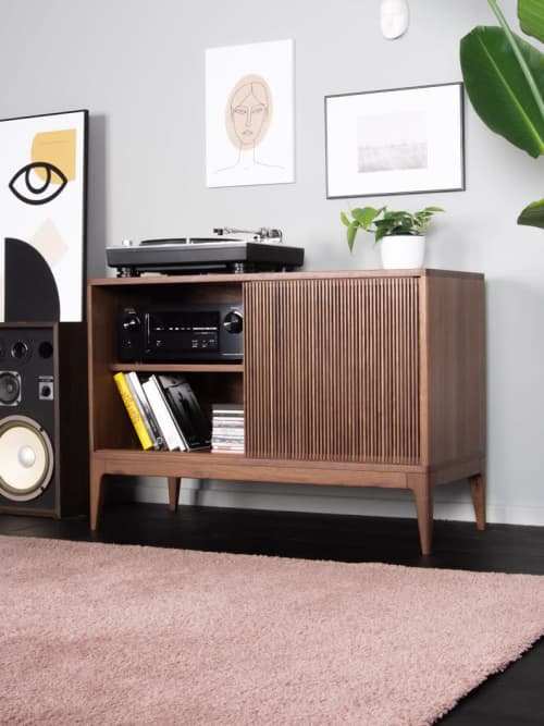 TONN 101 – Walnut Wood Record Player Stand by Mo Woodwork at Stalowa ...